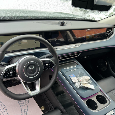Voyah free с руским меню и carplay