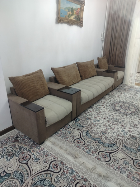 Divan kresla sotiladi