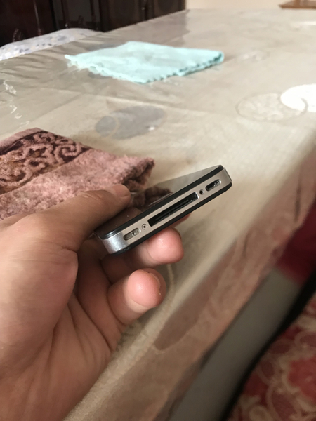 Iphone 4 yaxshi holatda