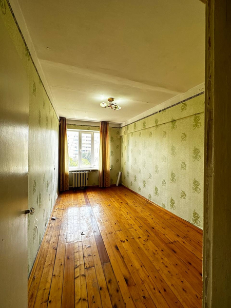 Продается 2/4/4 ц5