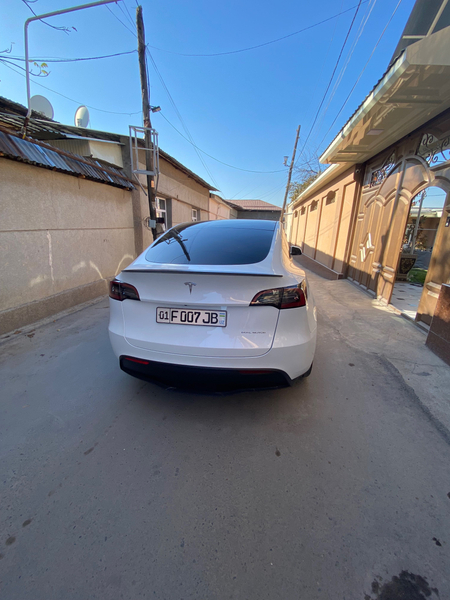 Tesla model Y Americanka 2023