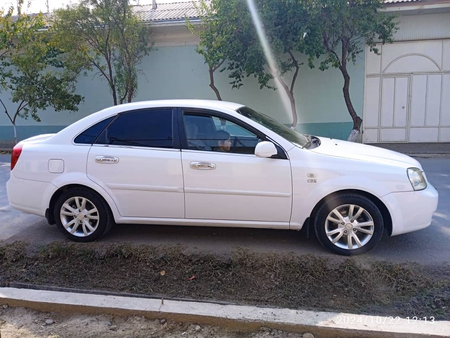 Chevrolet  Lacetti .