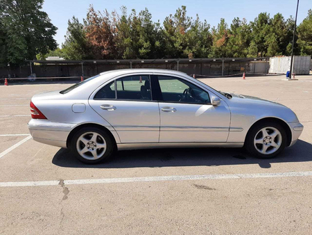 Мерседес w203 сотилади 2001й
