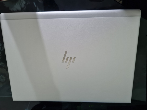 HP EliteBook i5-8th. ram 8GB. 256 SSD M2.