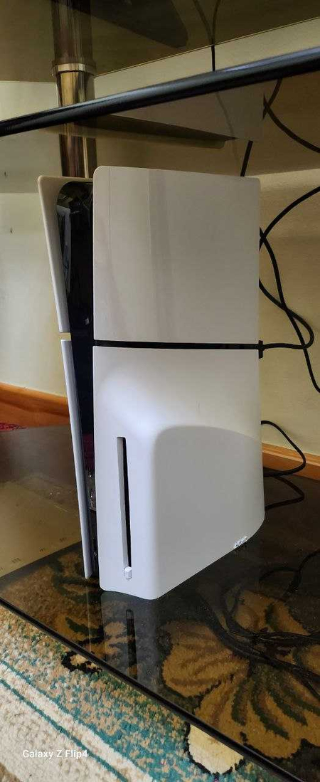 Продаю Playstation 5 slim с дисководом