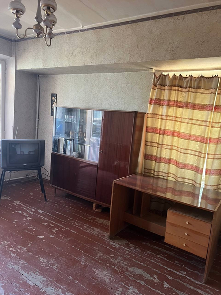 Продаю 2/2/4 кирпич Юнусабад 4
