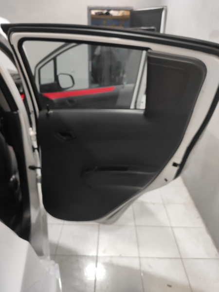 Orqa oldi butun 2ta petnosi bor