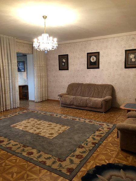 Продаётся 3 комнатная
