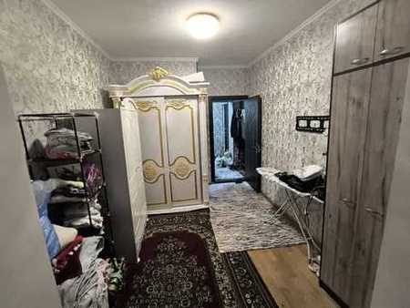 Юнусабад 4 квартол 3/1/4 срочни сотаман