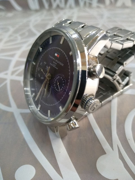 Часы Tommy Hilfiger