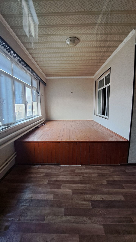 KVARTIRA SOTILADI 2XONA 80KV 4etaj 4etaj xonalari katta karedorli