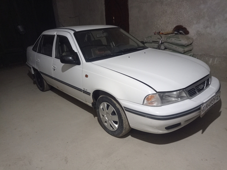 Daewoo Nexia sotiladi.