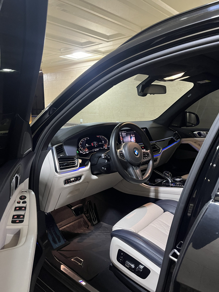 BMW X5 40i в отличном состояние