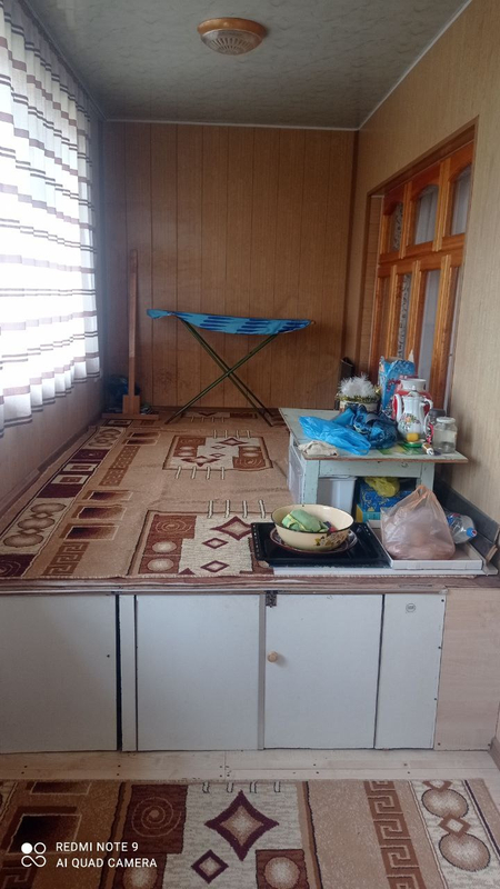 Yunusobod 19 kv 3/5/5 uy 90 kv srochna sotiladi 80.000$