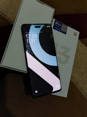 Xiaomi Mi 13 Lite 5G Flagman На Экране  трещина есть. Память 128Гб