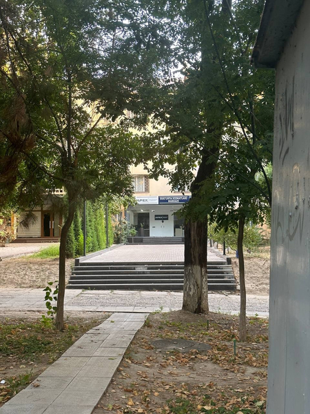 Продается квартира под офис вдоль дороги. Ц4