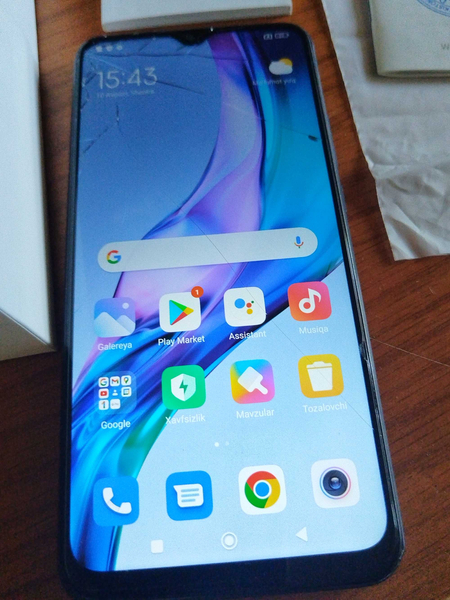 Телефон Redmi 9 4/64  сотилади коробка док бор