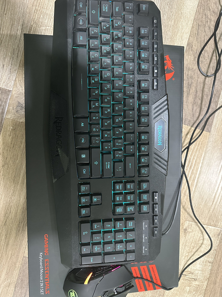 Игравая  Клавиатура и мышкой с поцветкой  Redragon
