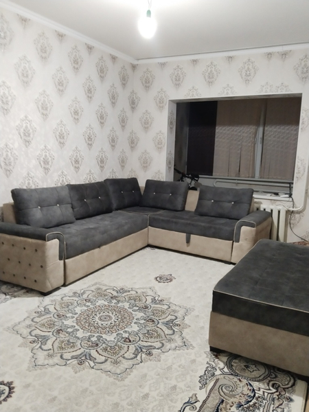 Продаётся 2 ком квар 3 этаж Юнус обод 19 квар