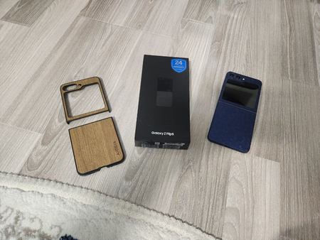 Продаётся срочно Samsung Z Flip 5 8/256 Graphite Vietnam Full