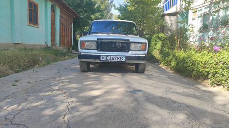 Vaz 2107 sotiladi