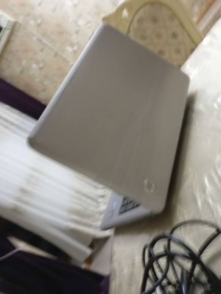 Notebook windows 9 200 dollarga berib yuboraman yaqshi narx qilib