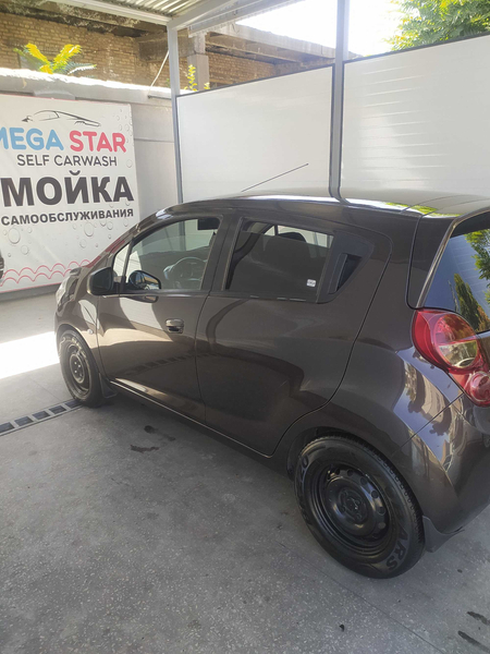Spark sotiladi toza