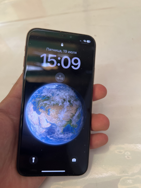 Iphone xs sotiladi srochna