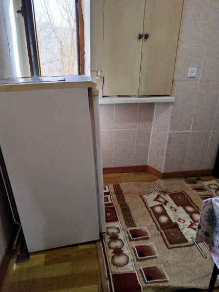 Максим горький метро срочно сдам 2 комнатную  квартиру с обстановкой