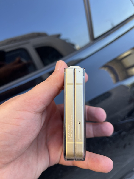 Samsung Galaxy Z Flip 6 - olympic version. 12/512