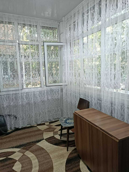 Парус/Чиланзар-6кв 1-комн. ПУСТАЯ+ Холодильник +Палас 250 у.е + МАКЛЕР