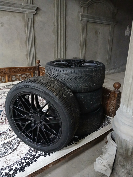 Vossen diska sotiladi