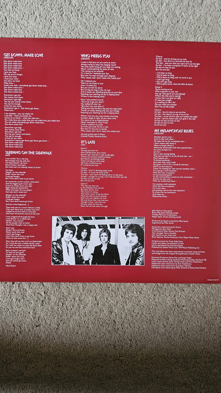Продается виниловый диск  QUEEN-THE NEWS OF THE WORLD,1977 г.