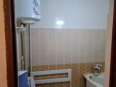Urganch Karat kafeni orqasinda 2 xonali