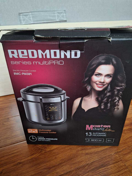 Мультиварка Redmond RMC-PM381