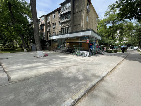 продам нежилой магазин очень людном месте