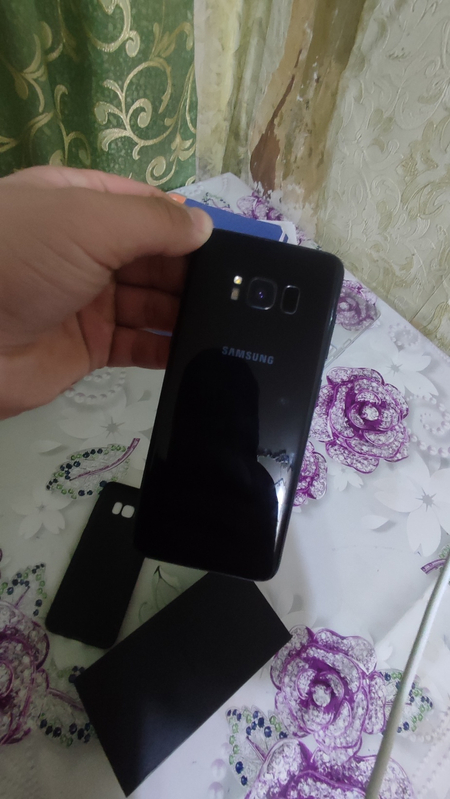 Samsung S8 xolati yaxshi garantiya bor