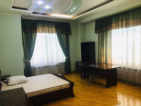 Yakkasaroy Arenda 4 sotik 8 xonali uchastka beriladi