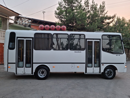 ISUZU HC40. 2016