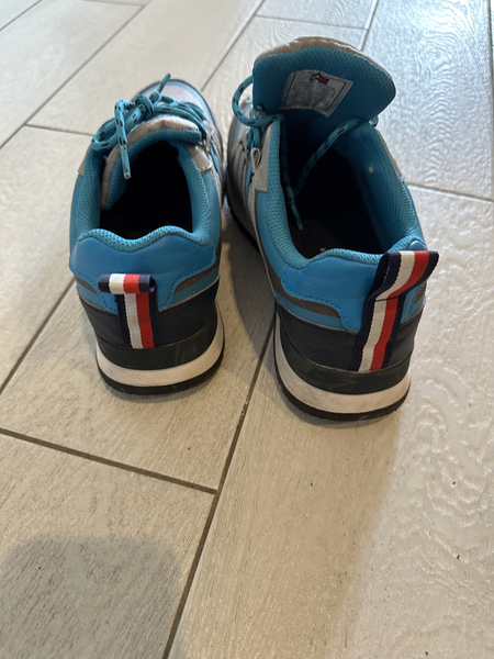 Продам кроссовки оригинал фирмы Tommy Hilfiger