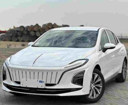 Hongqi E-QM5 sotiladi 2024