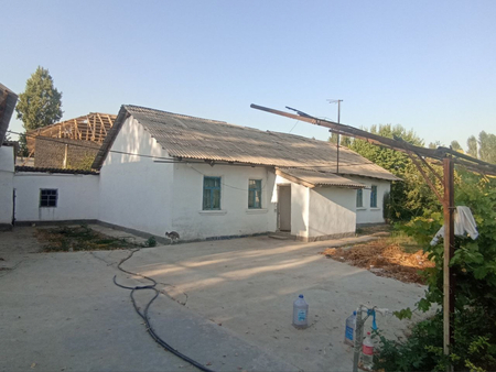 Uy sotiladi 27sotix orta circiq tumanida qorasuvga yetmasdan