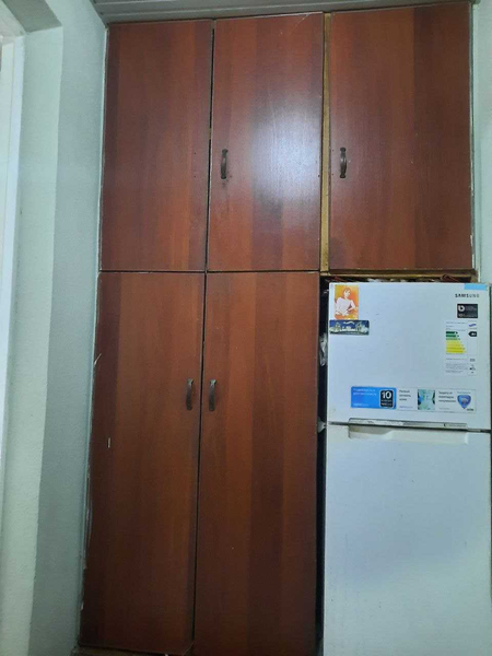 Продается своя 2-х комнатная квартира.