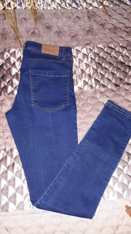 Джинсы Zara  на 13-14 лет.