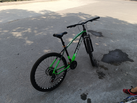 Kattalar uchun veloseped,xolati idiyal, azgina minilgan,aybi yòq.