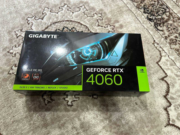 Видеокарта GIGABYTE GeForce RTX 4060 ( Почти новая)