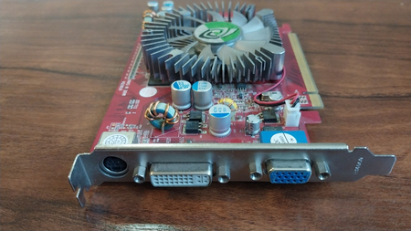NVIDIA GeForce 8500 GT 512MB 128bit