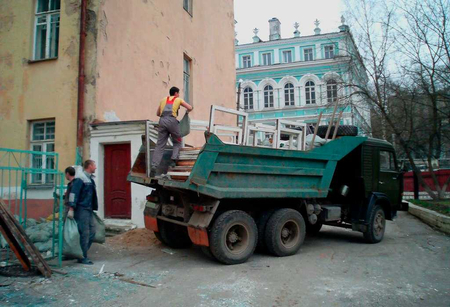 Вывоз мусора с грузчиками