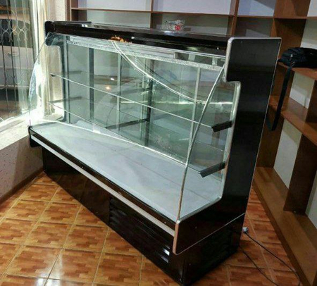 Vitrina xolodilnik sotiladi