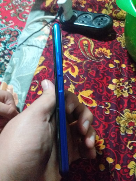 Telfon sotiladi 900 ming